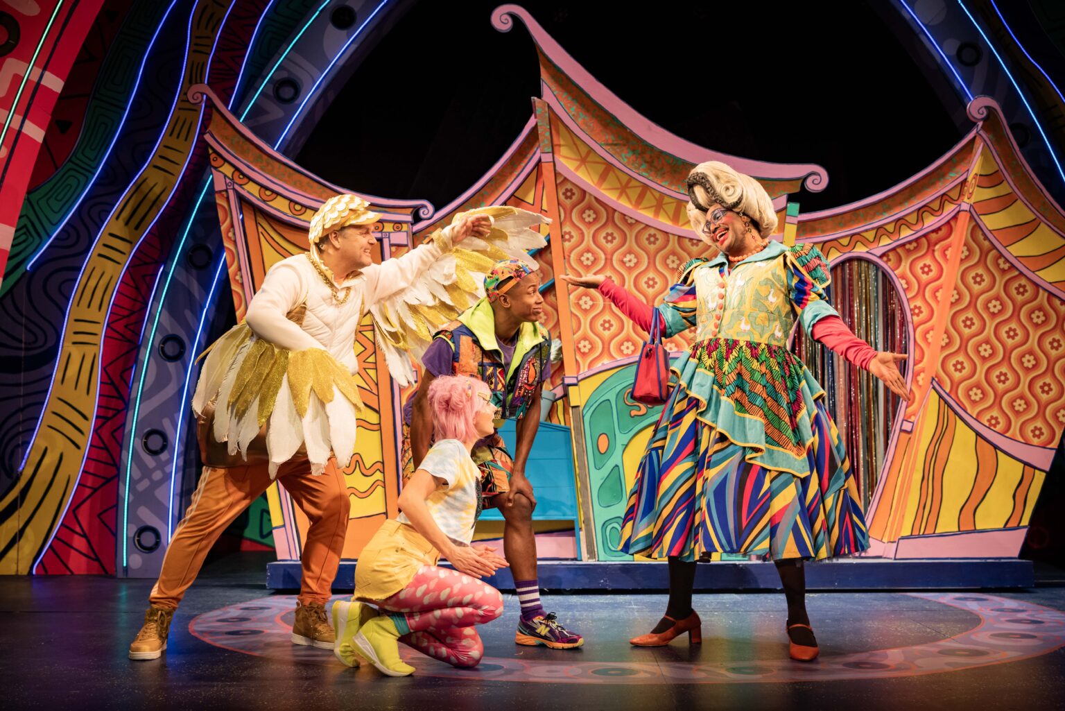 (l-r) Che Walker (Gary The Goose), Marcellus Whyte (Jack Goose ...